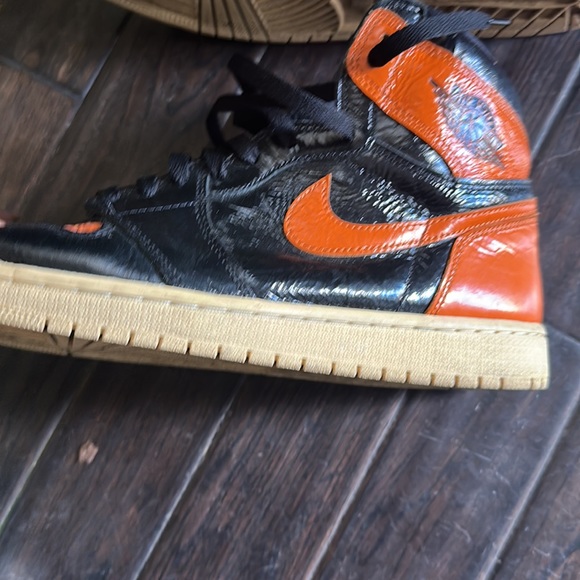 Shoes | Mens Black And Orange Jordan 1s Authentic | Poshmark
